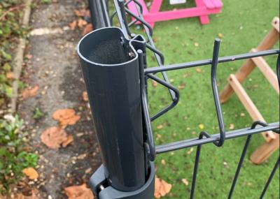 China PVC Coated Dovetail Post V Mesh Garden Fence 1030mm Height 4.0mm Wire for sale