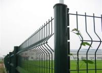 China Galvanized 100x300mm Curved V Mesh Security Fencing for sale