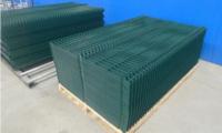China 4ft Fence 3d Galvanized Welded 50 * 200 Mm Round Post for sale