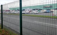 China 4mm 3D Curved Wire Mesh Fence with I Type Post for Security and Aesthetic Appeal for sale