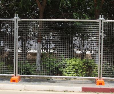 China 6ft Height Temporary Barrier Fence Public Safety Welded Wire Mesh Panel 2.3m Length for sale