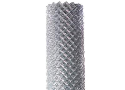 China Hot Dip Galvanized Chain Link Fence 8ft Height 1.5in Mesh Airport Cyclone Wire Roll for sale