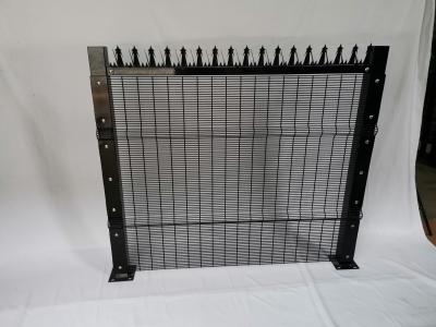 China 60x60mm 358 Mesh Fencing Powder Coating Middle Type Buckle Plate Security Fence Panel for sale