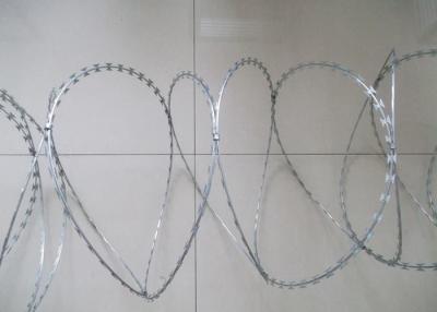 China Hot Dipped Galvanized Razor Barbed Wire Fence Panels - 450mm to 980mm Diameter with 56 Loops for sale