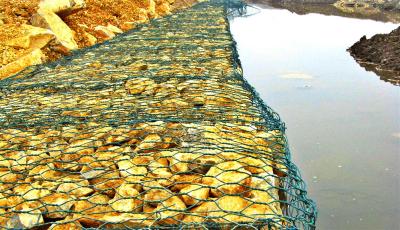 China Double Twist Flood Control Gabion Fence Panels for sale