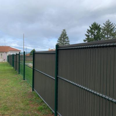 China Hot Dipped Galvanized Welded Wire Garden Fence 1.5-3m Portable Heavy Duty 50x100mm Mesh for sale