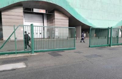 China Hot Dip Galvanized Welded Wire Mesh Fence Gate 1.8m Height 3m Width for sale