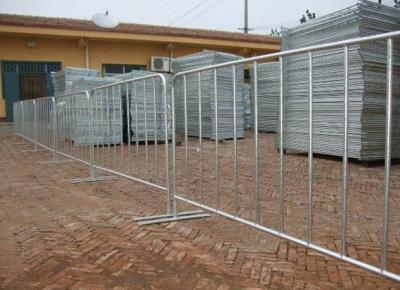 China 0.9m Height Customized Galvanized Crowd Barrier Fencing for sale