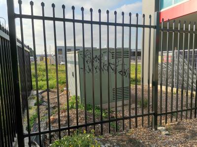 China Black Iron Panel Steel Wall Fence 0.8-2.0mm Thickness for Villa Garden 900-2500mm Height for sale