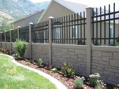 China Hot Dipped Galvanized Steel Picket Fence 2100mm Height Powder Coated for sale