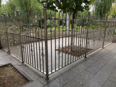 China Hot Dipped Galvanized Steel Picket Fence 6ft Tall Prefabricated Welded Security Fence for sale