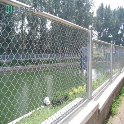 China PVC Coated Chain Link Fence Rolls 60mm x 60mm Mesh 1.8mm-6.0mm Wire 5ft x 25ft for sale