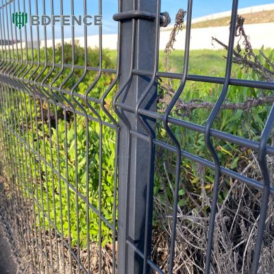China Green V Mesh Security Fencing 2.4m High Galvanized Steel Landscape Fence for sale