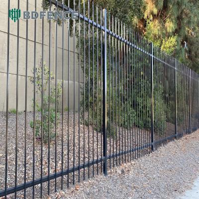 China Front Yard Tubular Steel Fence Curb Enhancer 1.5m Height Customizable for sale