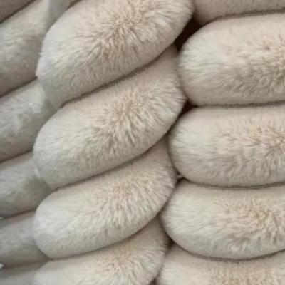 China SL Custom Color Fluffy Faux Fur Fabric 150cm Wide High Static Resistance Upholstery Material for sale