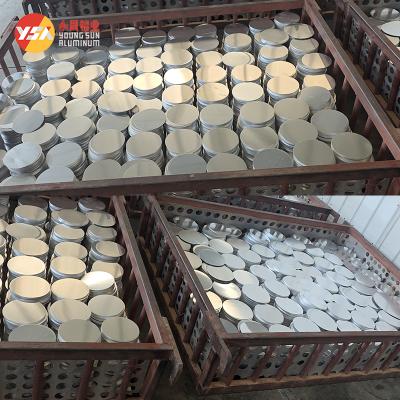 China Recyclable Smooth Surface Aluminum Circle Disc 1050 3003 Alloy Uniform Heat Conduction Free Sample Cookware Blank for sale