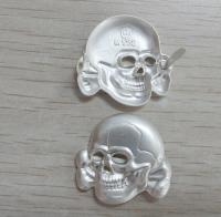 China Custom Metal 3D Head Lapel Pin Badge with Hard Enamel Finish - 8-Day Sample & 500K Monthly Capacity for sale