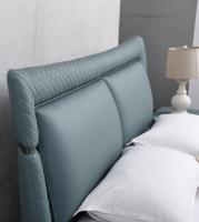 China Modern Diamond Grid Master Bedroom Double Soft Bed Luxury Platform Frame for sale