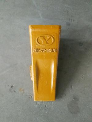 China Excavator Komatsu PC200  Mini Digger Bucket Teeth Tooth 205-70-19570 for sale