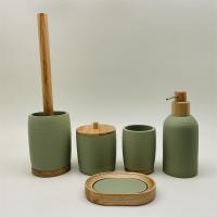 China Green color Polyresin Bath Accessory Set round shape with wooden parts for sale