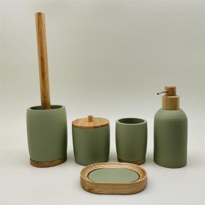 China Green color Polyresin Bath Accessory Set round shape with wooden parts for sale