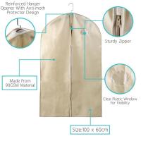 China Business Black Quilted 80gsm 60x100cm Non Woven Suit Cover for sale
