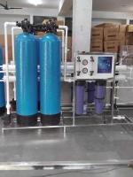 China 1 m³/h Compact BWRO Water Treatment Plant – 2.1 kW Low-Energy Brackish Water Reverse Osmosis System with FRP Pretreatment Tanks for sale