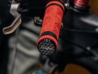 China 130mm * 30mm ENLEE Silica Gel Bicycle Handle Bar Grips Suitable for Off-Road Bicycles for sale