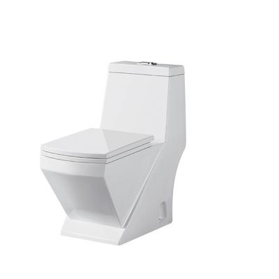 China PP One Piece Water Closet 360x700x750mm Double Flush Toilet Mildew Resistant for sale