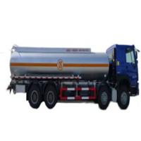 China LHD RHD Oil Tanker Truck SINOTRUK 3 Axles 3 Compartments 6X4 30Cbm Loading Volume Euro II With Hydraulic System for sale