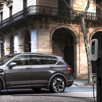 China 50Hz 60HZ 11KW Home Car EV Charger 3G High Compatibility In School Parking Lots for sale