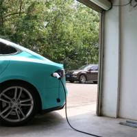 China IP65 Waterproof Three Phase Electric Car Charger 16A Electric Wall Box Charger Bluetooth for sale