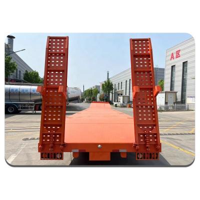 China Customizable 3-Axle Extendable Lowbed Semi Trailer 60 Ton Gooseneck Lowboy for Heavy Equipment Transport for sale