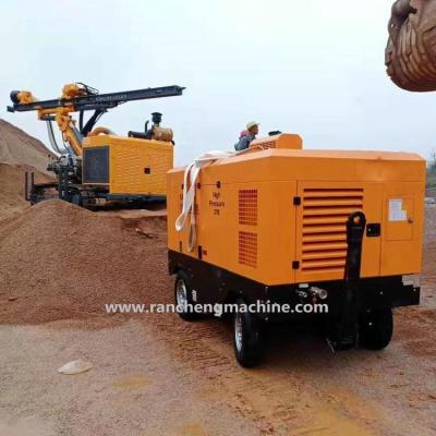 China 1400kg Portable Diesel Screw Air Compressor 55KW For 8Bar Work Pressure for sale