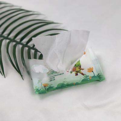China Household OEM Disposable Wet Wipes Unscented Natural Organic Formula Alcohol Free for sale