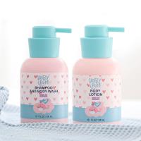 China Gentle And Nurishing Ingredient Moisturizing Baby Bath Gift Sets Strawberry for sale