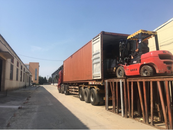 WELDED WIRE MESH LOADING TO CONTAINER WELDED WIRE MESH LOADING TO CONTAINER