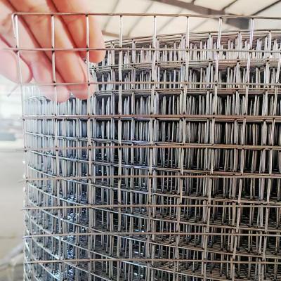 China Electric Galvanized  Roll type Welded Wire Mesh Square hole Rectangle hole for sale
