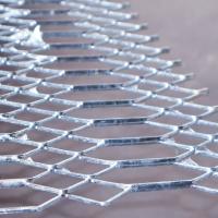 China Hexagonal Shape Galvanized Expanded Metal Mesh Stretched Lath Mesh for sale