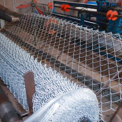 China Chain Link Fence Diamond Chain Link Mesh Fabric For Sports Playground Hot Dip Galvanized for sale