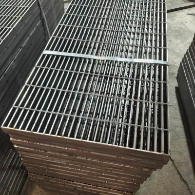 China 304 Stainless Steel Stair Bar Heavy Duty Metal Grating For Sidewalk for sale