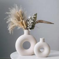 China Creative Nordic Ceramic Flower Vase 21x5x23.5cm Frosted Matt White Hydroponic Home Decoration for sale