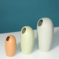 China Modern Ceramic Flower Vase Minimalist Portrait Design for Home Decor 20x11.5x25 cm for sale