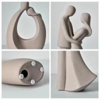 China Ceramic Love Couple Figurines 25.5cm Modern Home Decoration Wedding Gift Ornament for sale