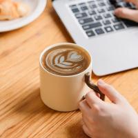 China 330ml Ceramic Irregular Handle Mug Beer Soda Iced Tea Drinking Cup Coffee Milk Cocoa for sale