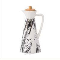 China Kitchen Ceramic Oil Bottle Creative Pattern Sauce Vinegar Storage Bottle Japanese-style Sake Bottle for sale