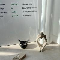 China Modern Resin Abstract Character Handicraft Ornaments Nordic Office Bookshelf Decoration 29.5x14.5x53 cm for sale