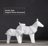 China Modern Ceramic Horse Ornament 25.3cm Home Decor Porcelain Figurine for Living Room TV Cabinet for sale