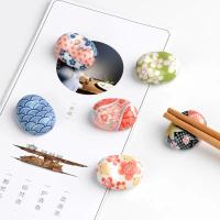China 6 Styles Cute Japanese Decorative Chopstick Holder Spoon Rack Fork Rest Kitchen Tools Tableware Ceramic Chopstick Stand for sale
