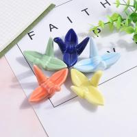 China Ceramic Origami Chopstick Holder Paper Crane Design Durable Chopstick Rest 3x5.7 cm for sale